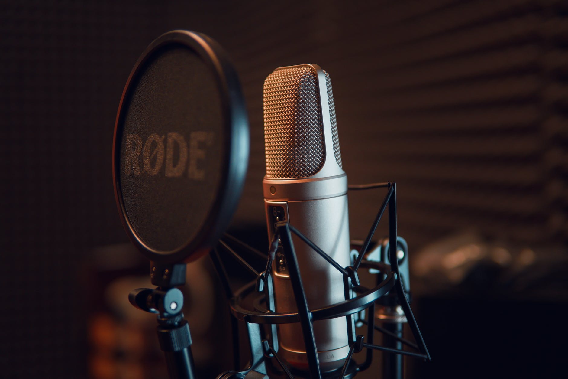 8 Best Music Radio Stations in the World in 2024 - Vermont Republic