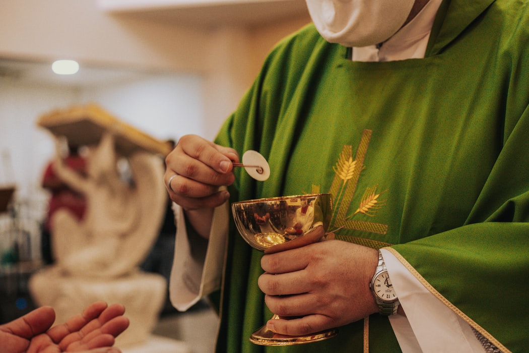 Important Things To Know About the Catholic Mass Etiquette - Vermont ...