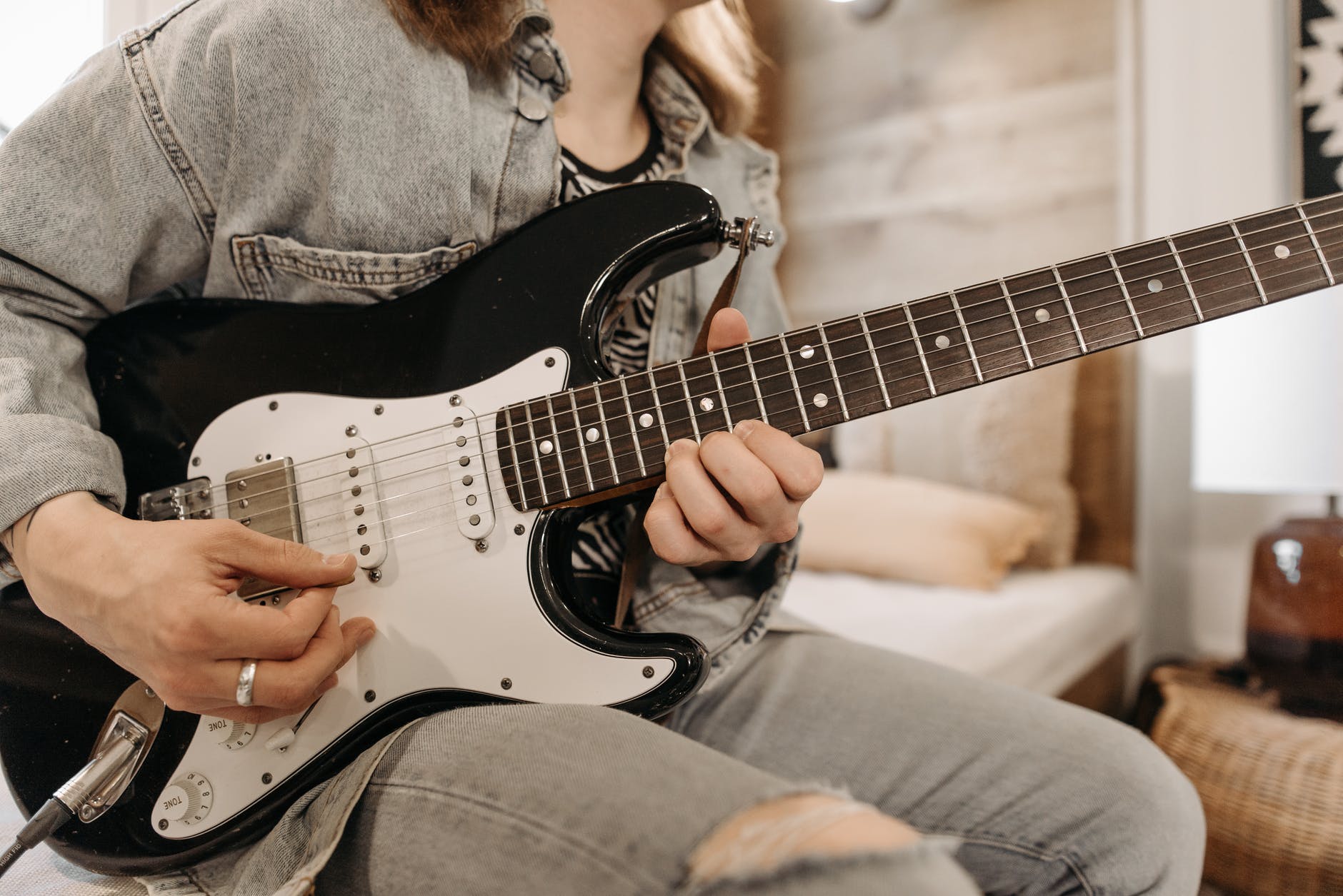 Pros And Cons Of Buying Musical Instruments Online - Vermont Republic