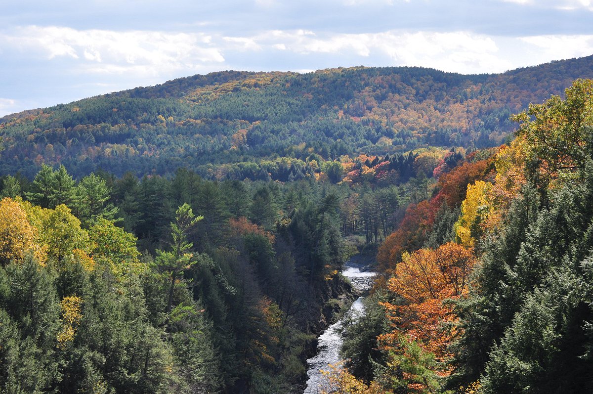 What Is Quechee Known For? - Vermont Republic