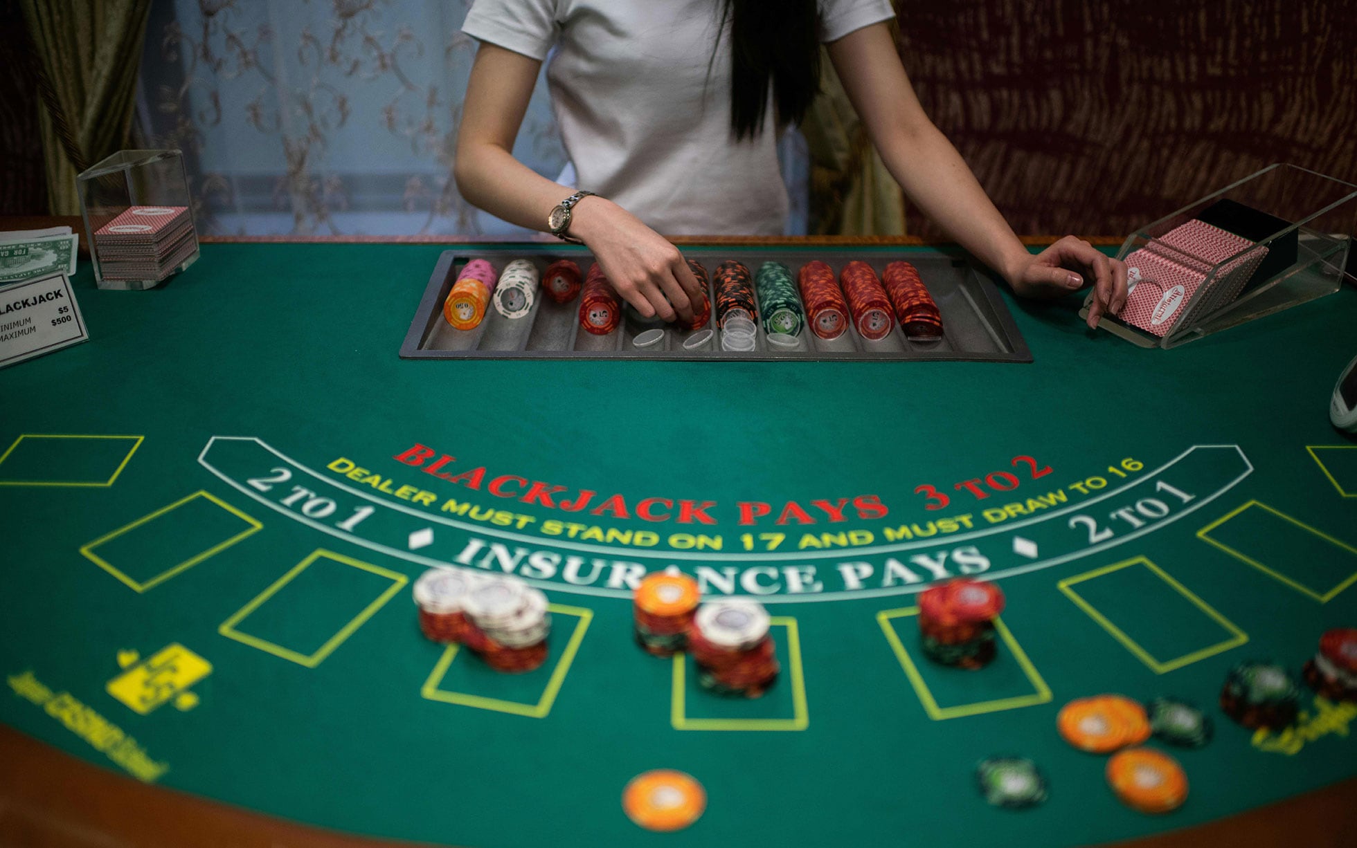 Do Other Players Affect Your Odds In Blackjack? - Vermont Republic